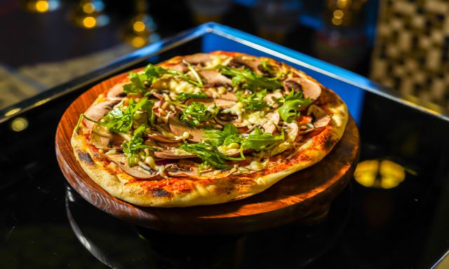 Just £5 for a flatbread and a drink from Manakish & Naanza | exclusive ...